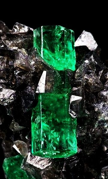 Esmeralda, conheça suas propriedades químicas e curiosidades